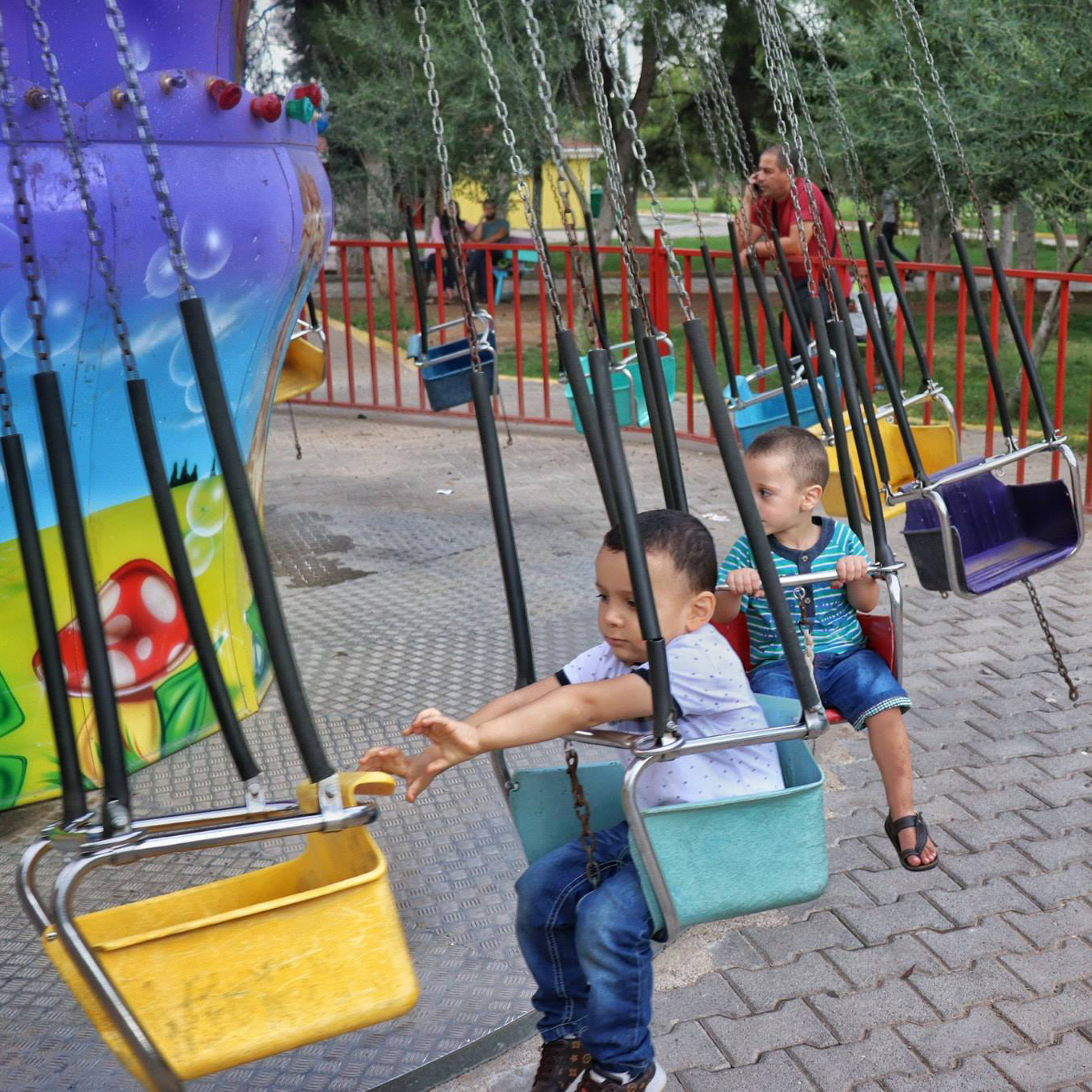 circus swing – Lompi Family Park